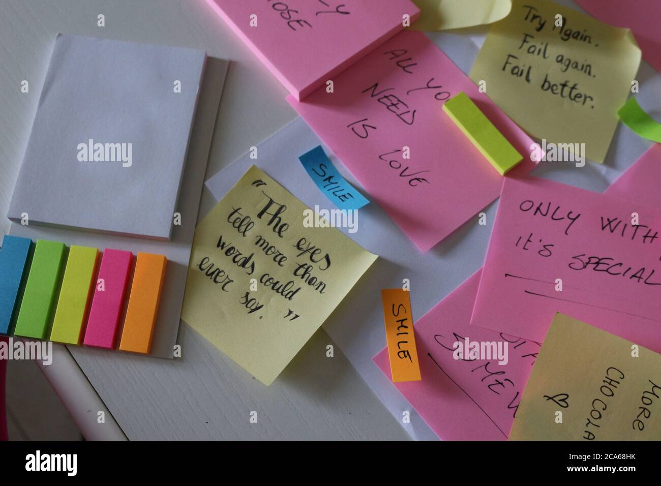 Post-it with motivational phrases Stock Photo - Alamy