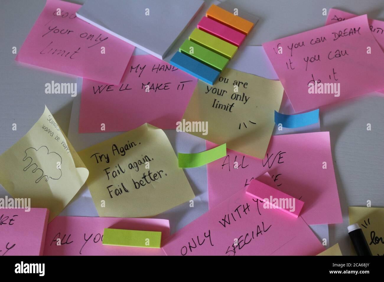 Post-it with motivational phrases Stock Photo - Alamy