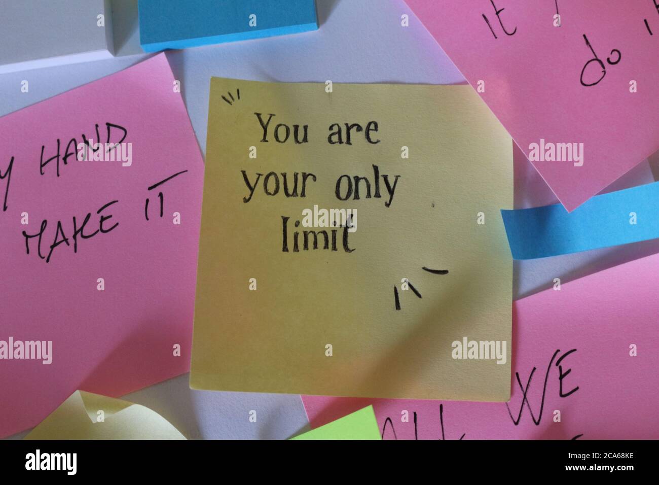 Post-it with motivational phrases Stock Photo - Alamy