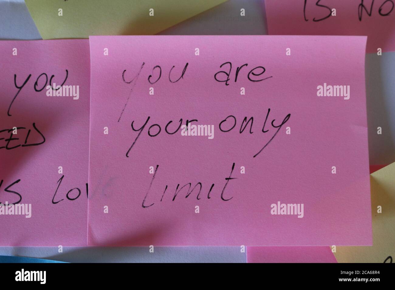 Post-it with motivational phrases Stock Photo - Alamy