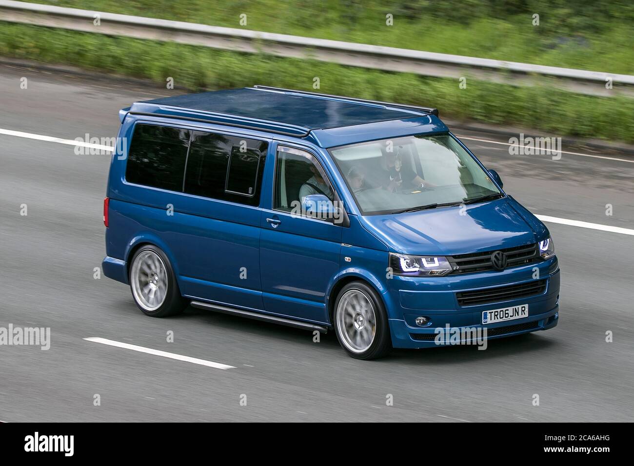 A 2013 Volkswagen Transporter T28 Hline 102 Tdi Blue LCV Panel window ...