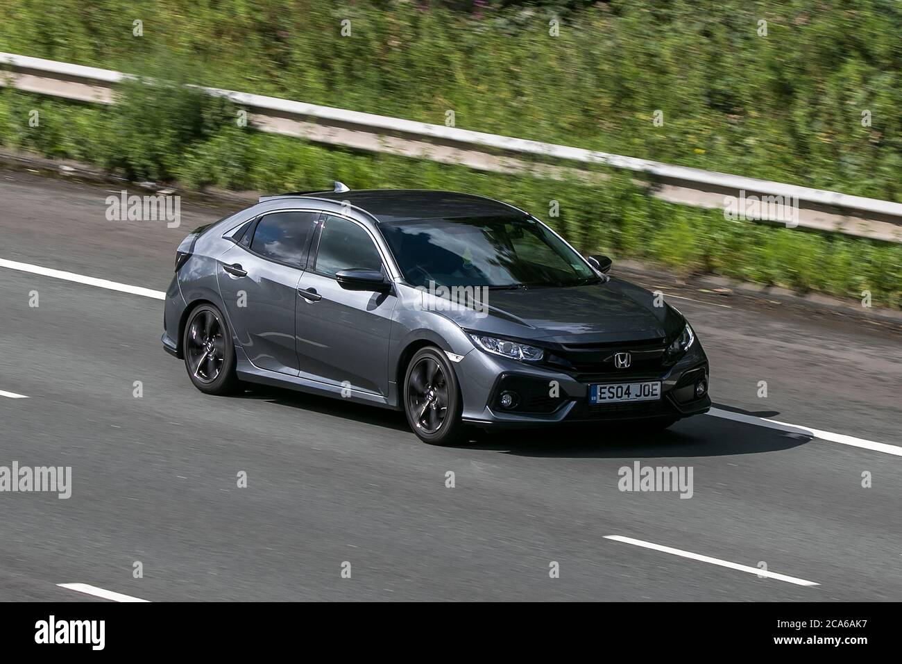 ES04JOE A Honda Civic Sr Vtec Grey Car Hatchback Petrol driving on the ...