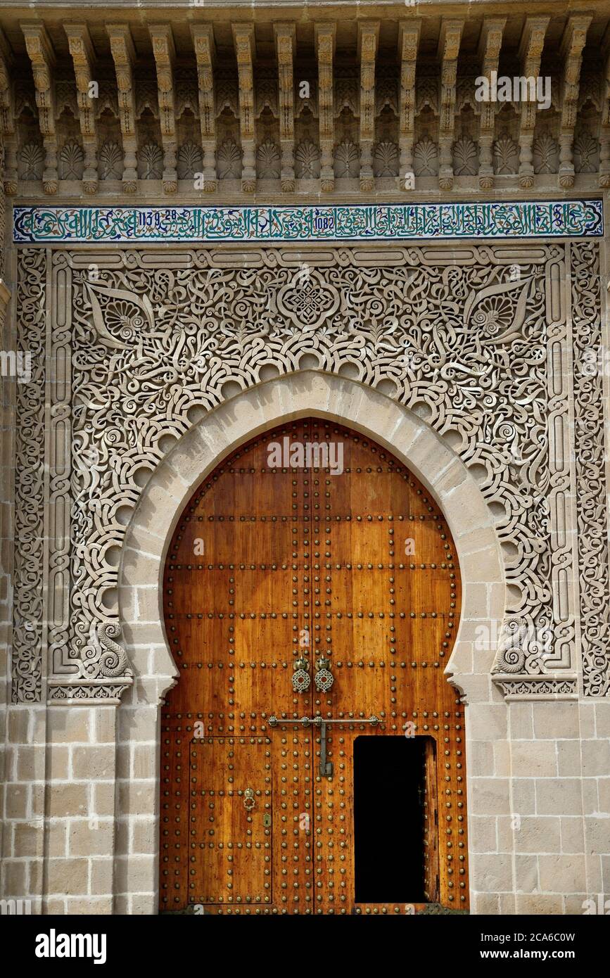 DOOR OF MOROOCO. ISLAMIC ART Stock Photo - Alamy