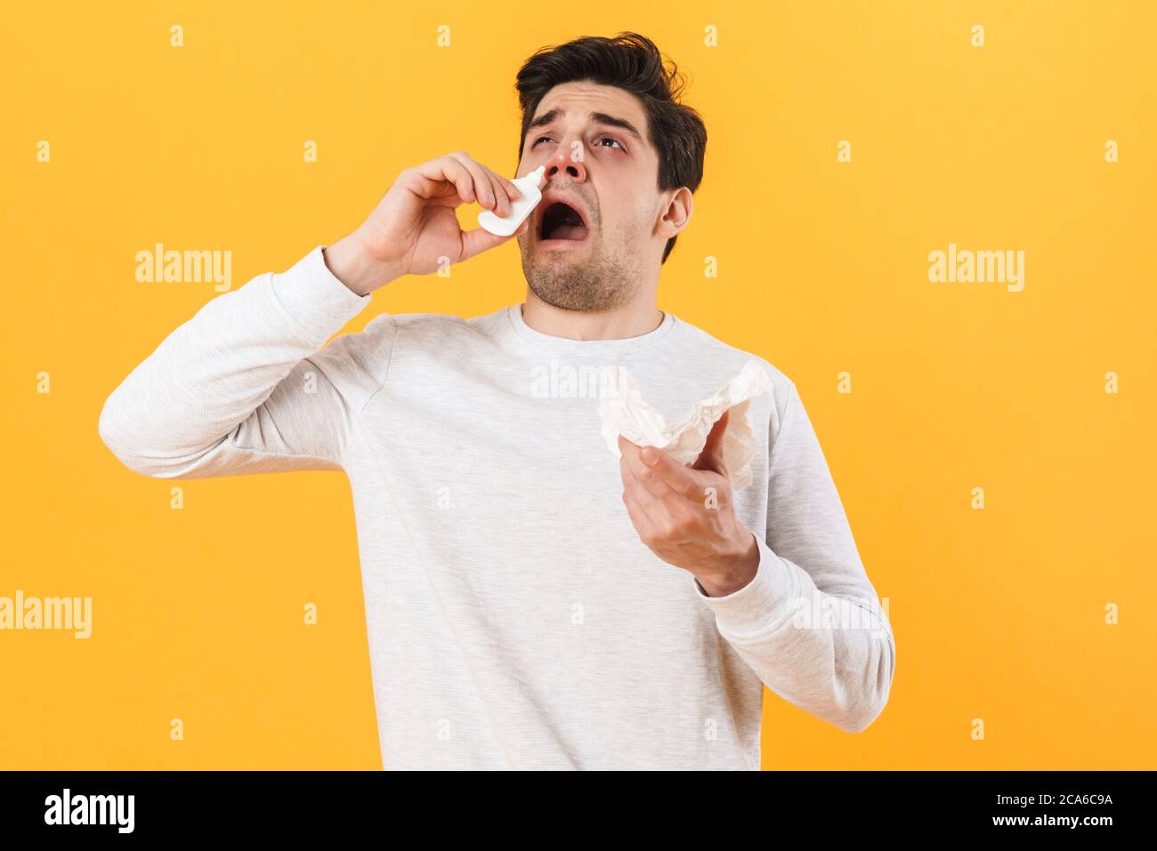 Sneeze tissue drops hi-res stock photography and images - Alamy