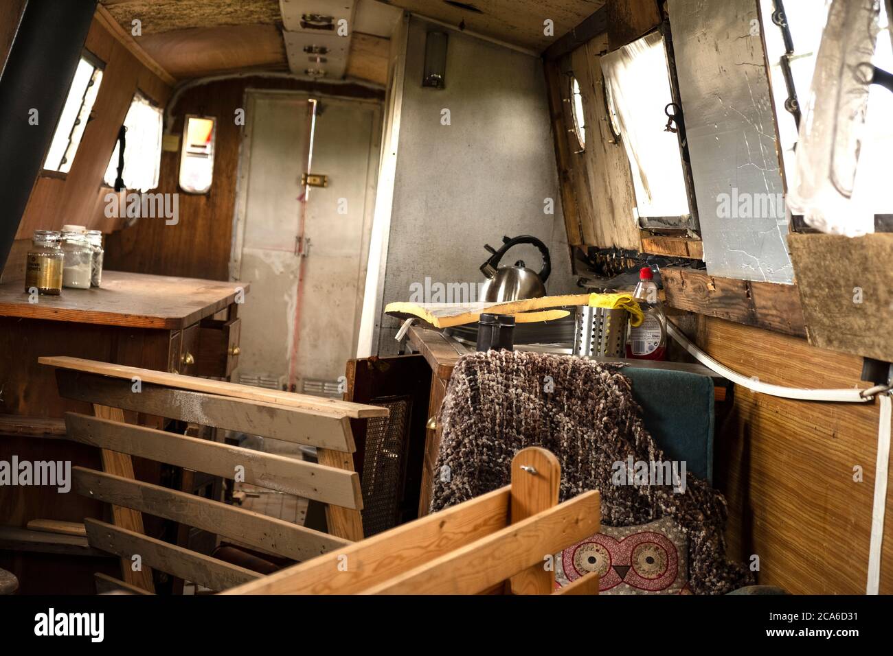 Narrow boat interior hi-res stock photography and images - Alamy