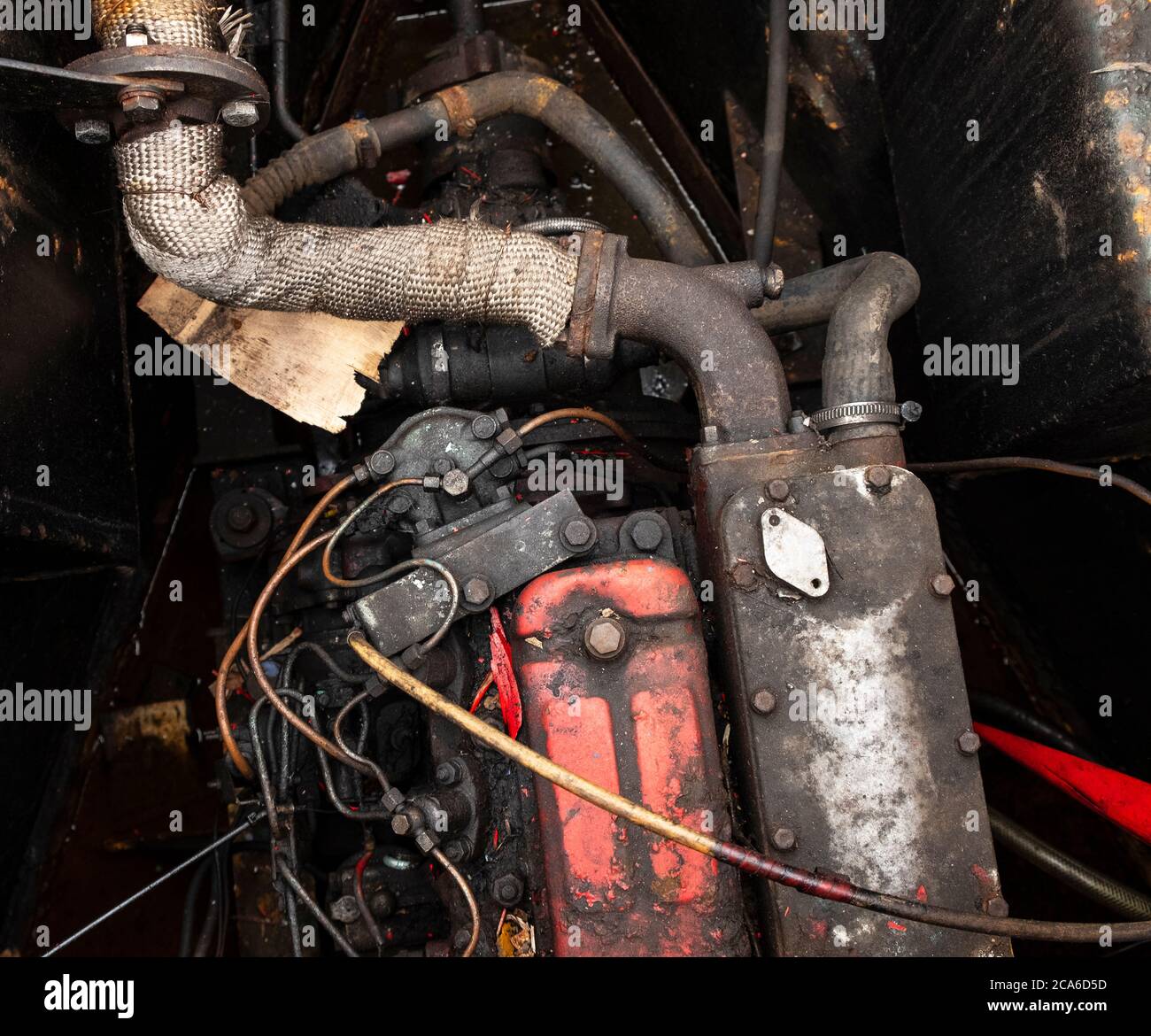 Messy engine bay hi-res stock photography and images - Alamy