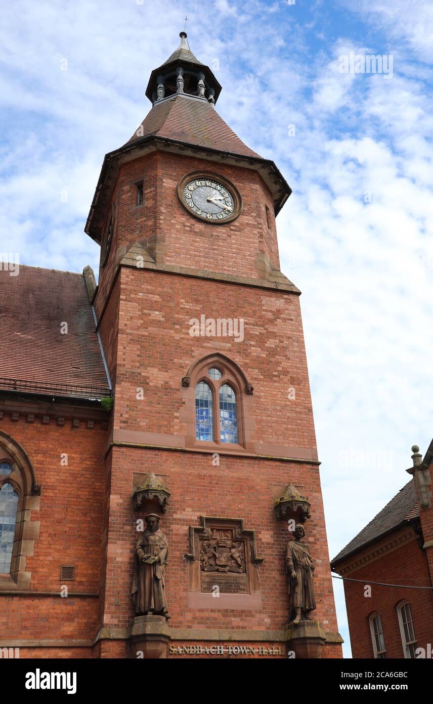 Sandbach Town Hall with statues of Sir Ranulph Crewe and Bigot de Loges ...