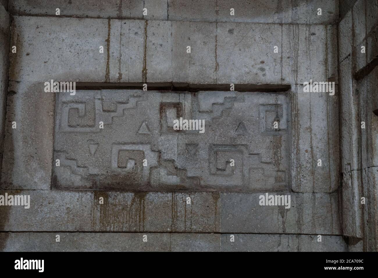 Mitla tomb hi-res stock photography and images - Alamy