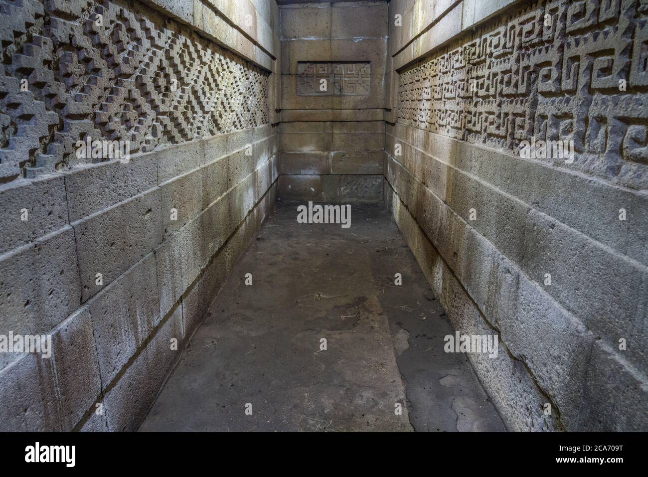 Mitla tomb hi-res stock photography and images - Alamy
