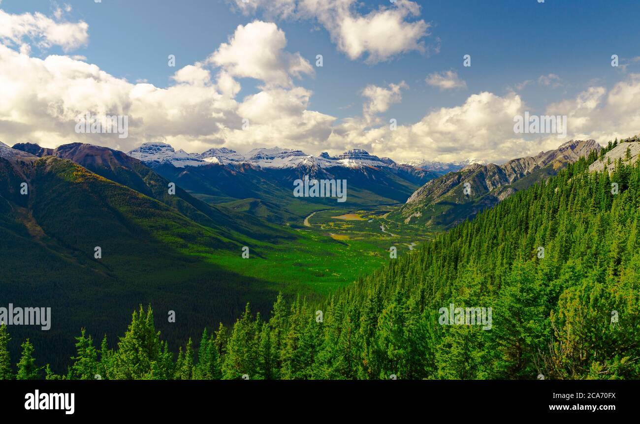 Epic mountain range hi-res stock photography and images - Alamy