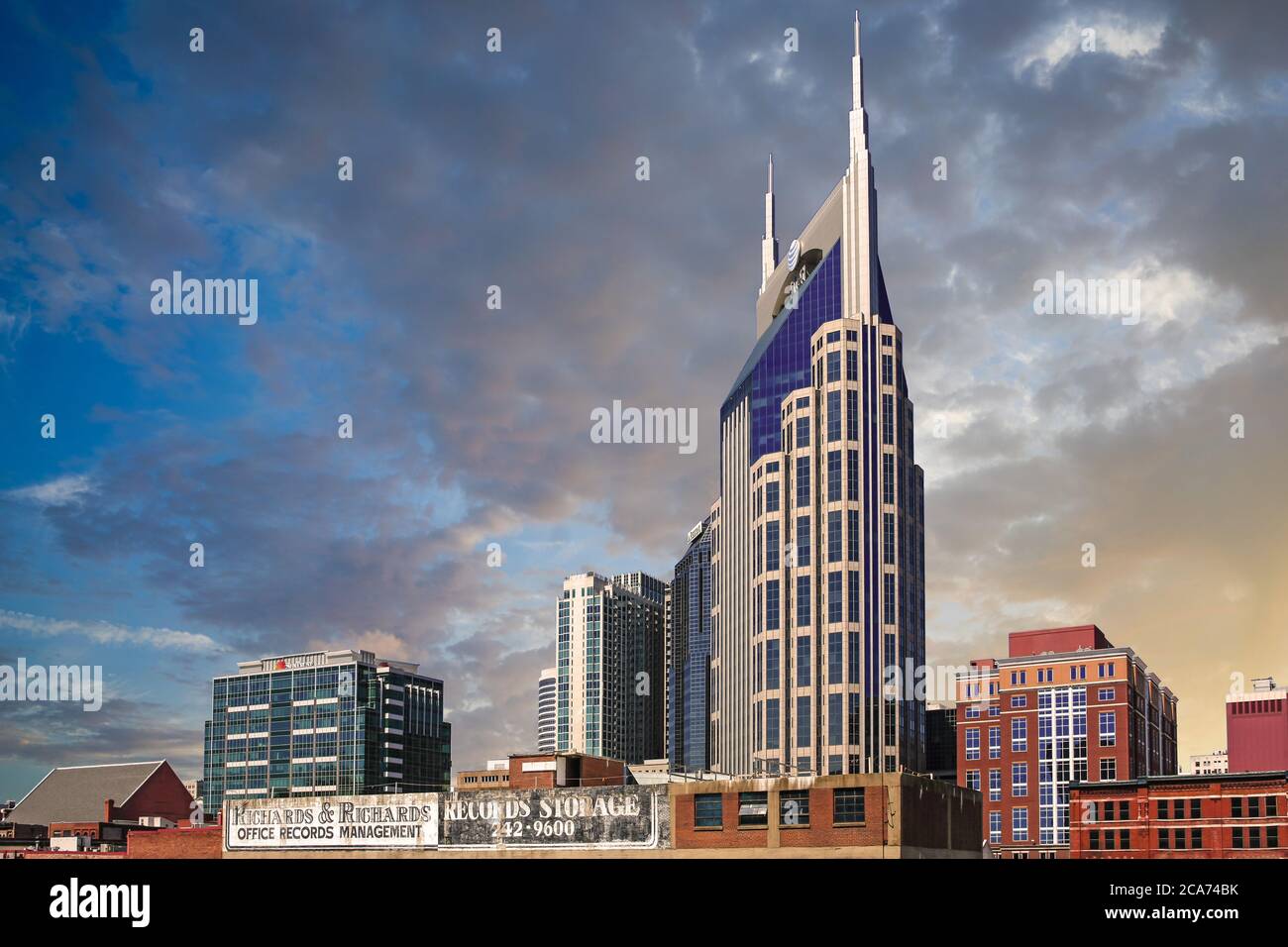Country music capital of the world hi-res stock photography and images ...