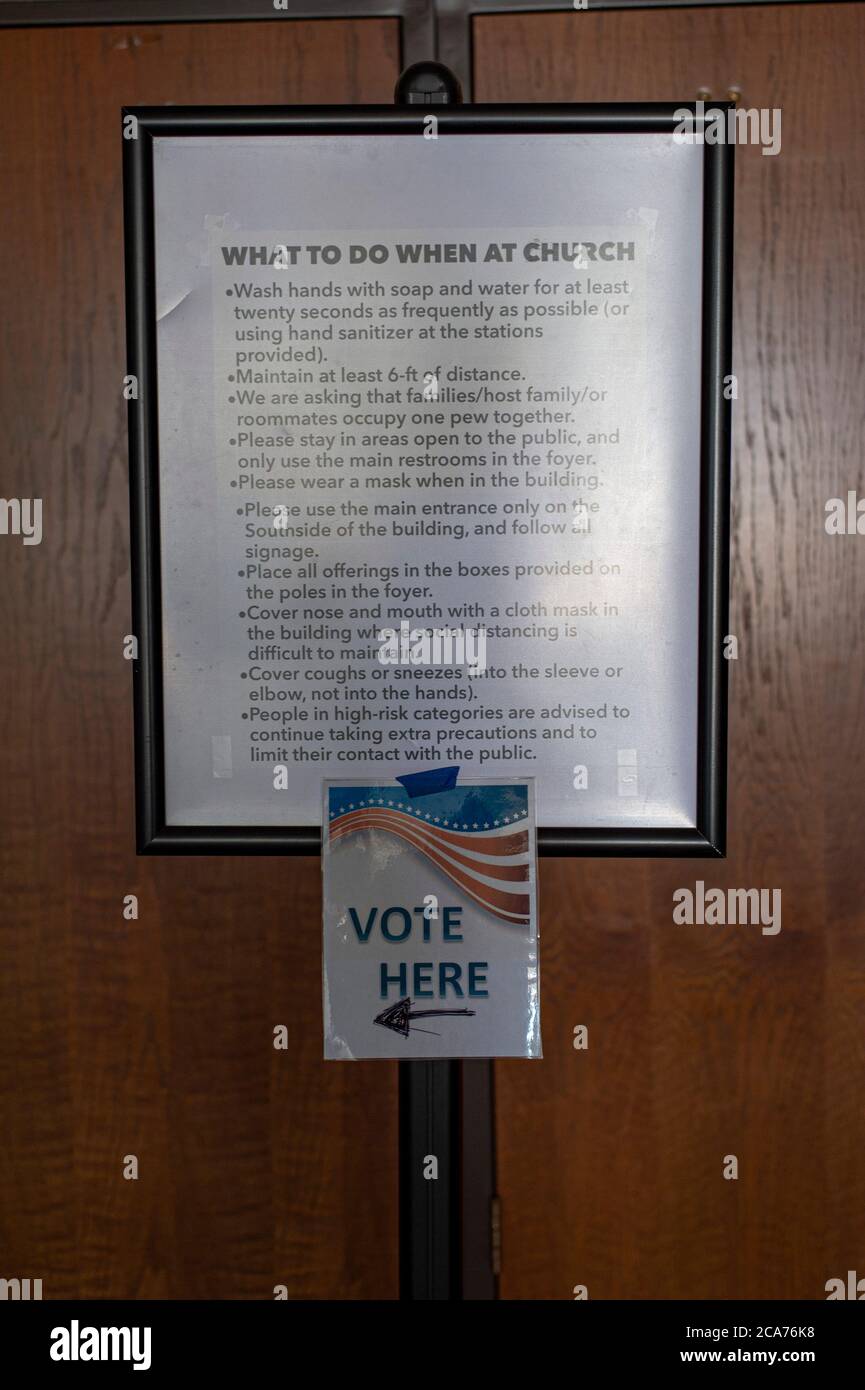 Covid church signs america hi-res stock photography and images - Alamy