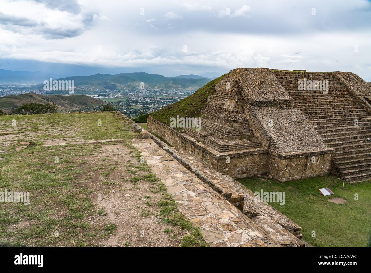 Zapotec pyramid hi-res stock photography and images - Alamy