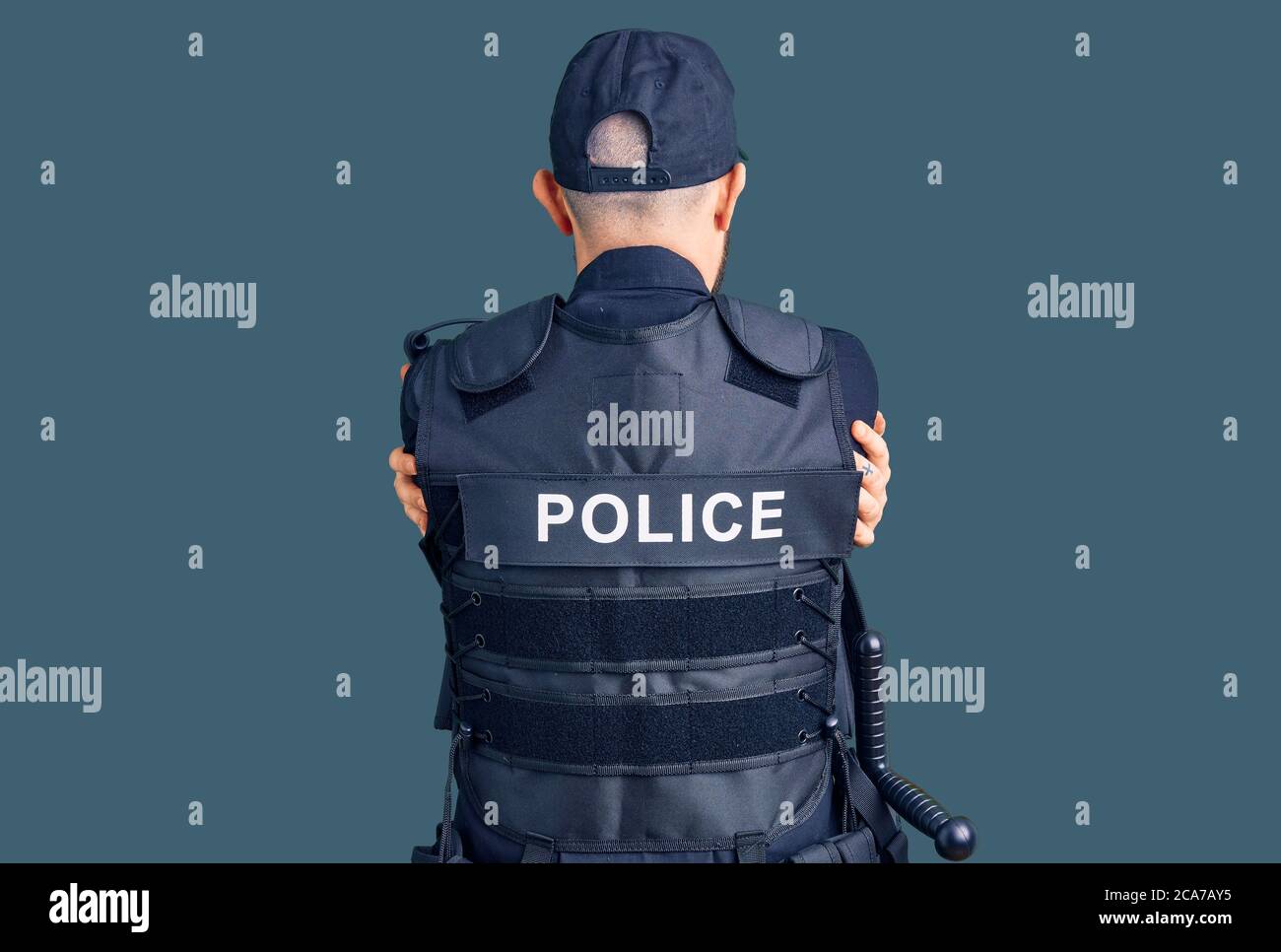 Hugging police officer hi-res stock photography and images - Alamy