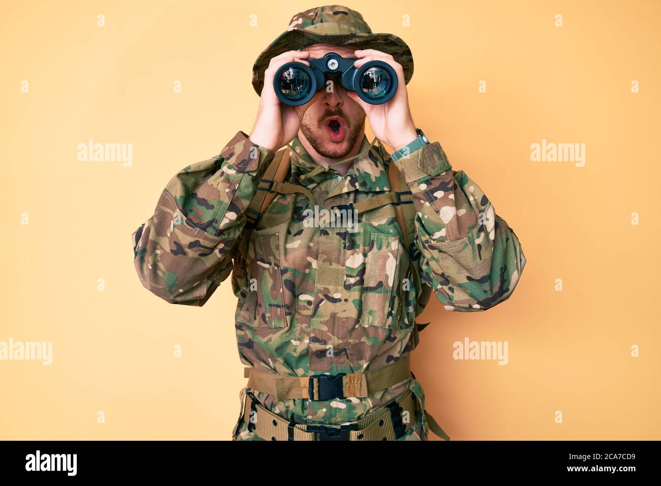 Military person confused hi-res stock photography and images - Alamy