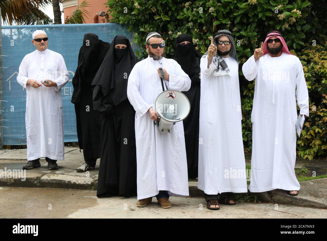 Muslim burqa class hi-res stock photography and images - Alamy