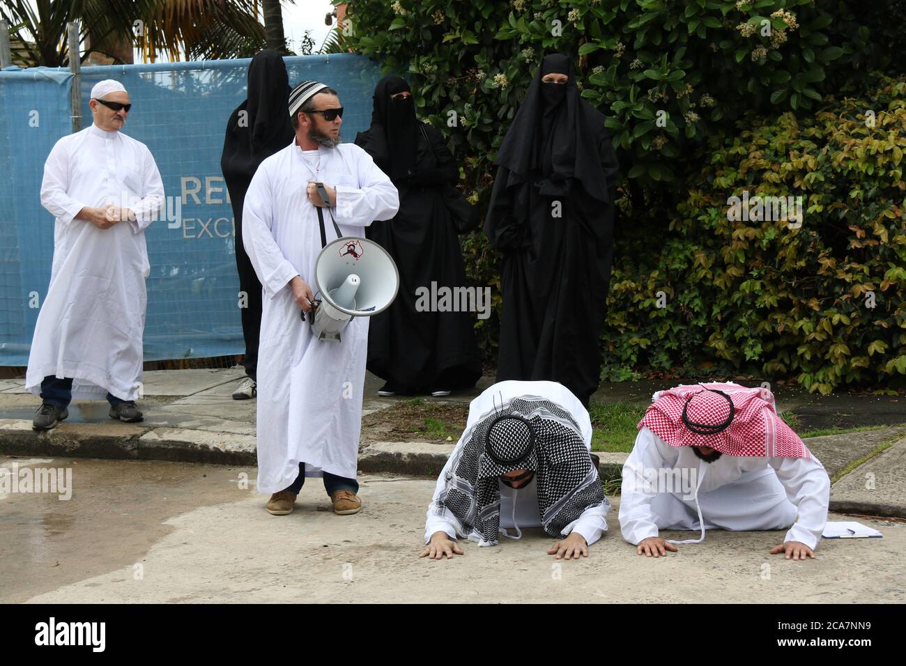 Muslim burqa class hi-res stock photography and images - Alamy