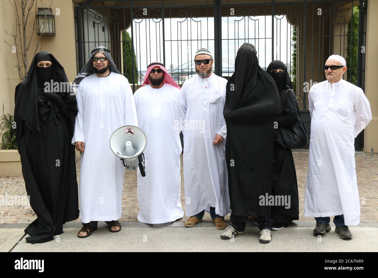 Muslim burqa class hi-res stock photography and images - Alamy