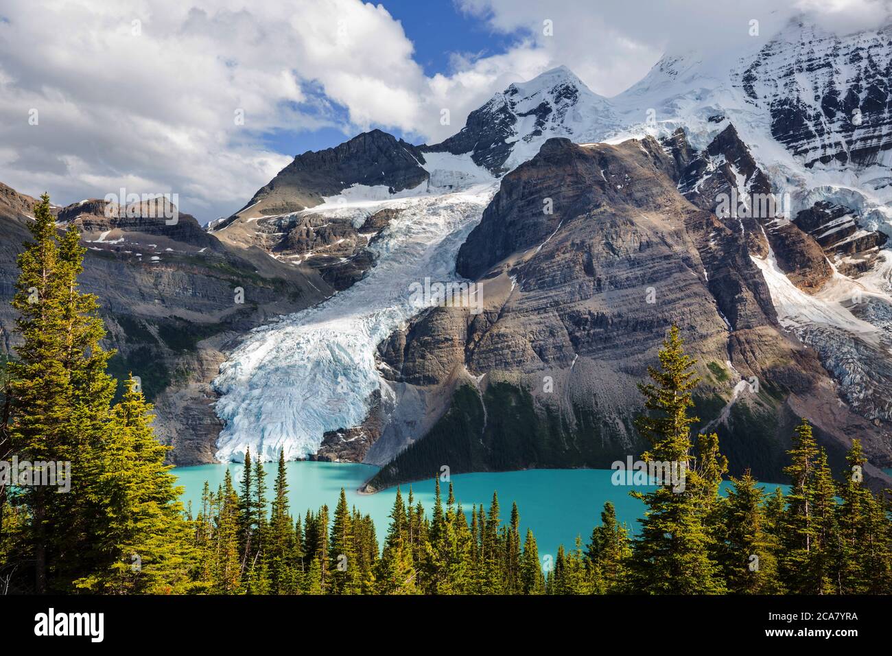 Berg lake trail summer hi-res stock photography and images - Alamy