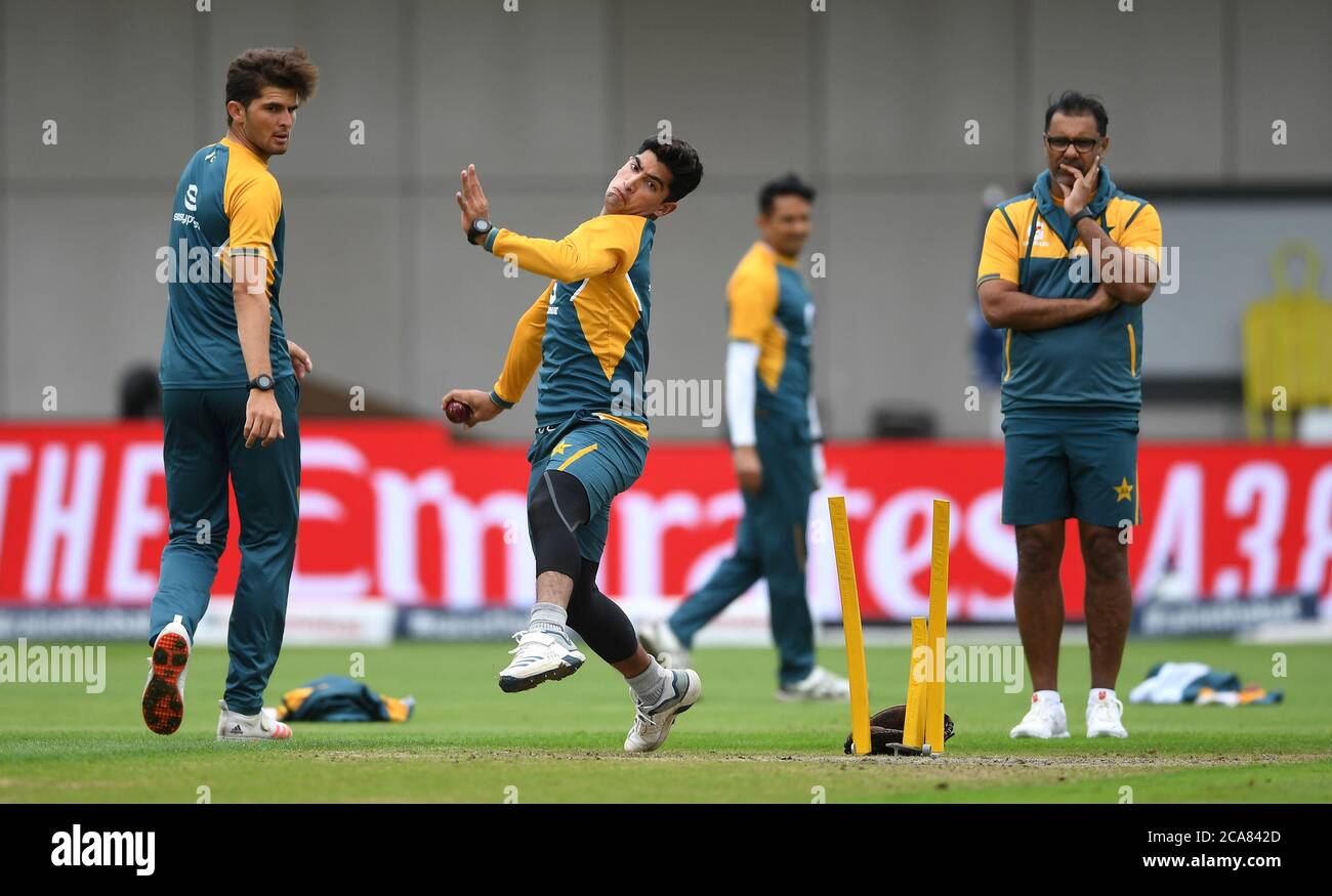Nasim Shah of Pakistan bowls watched on by Shaheen Afridi and Waqar ...