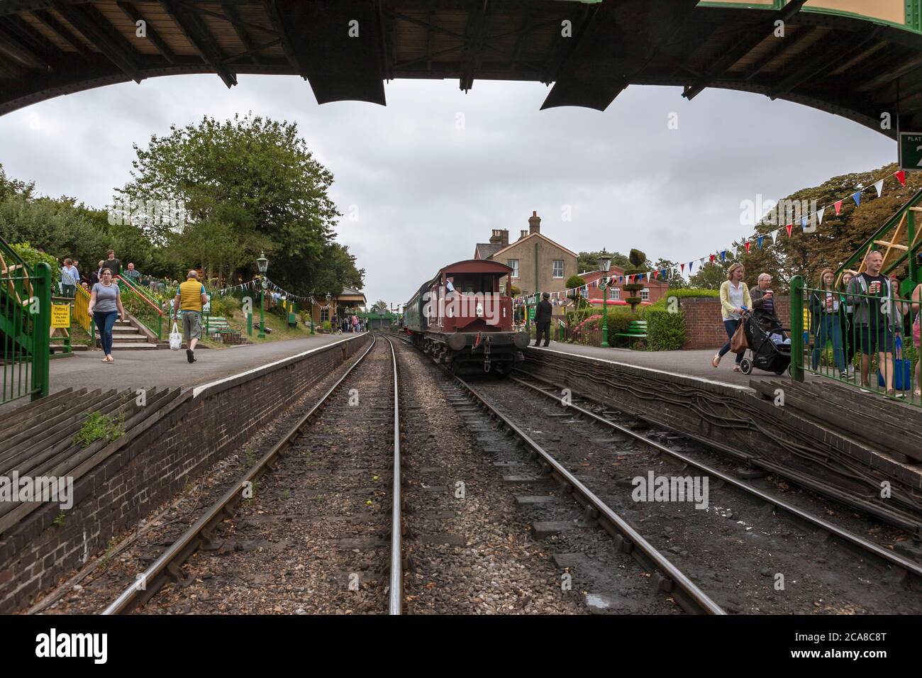 Ropley Station on the Mid-Hants Steam Railway (the Watercress Line ...