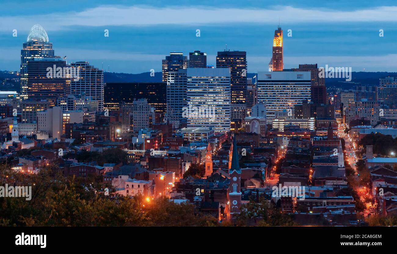 Cincinnati skyline hi-res stock photography and images - Alamy
