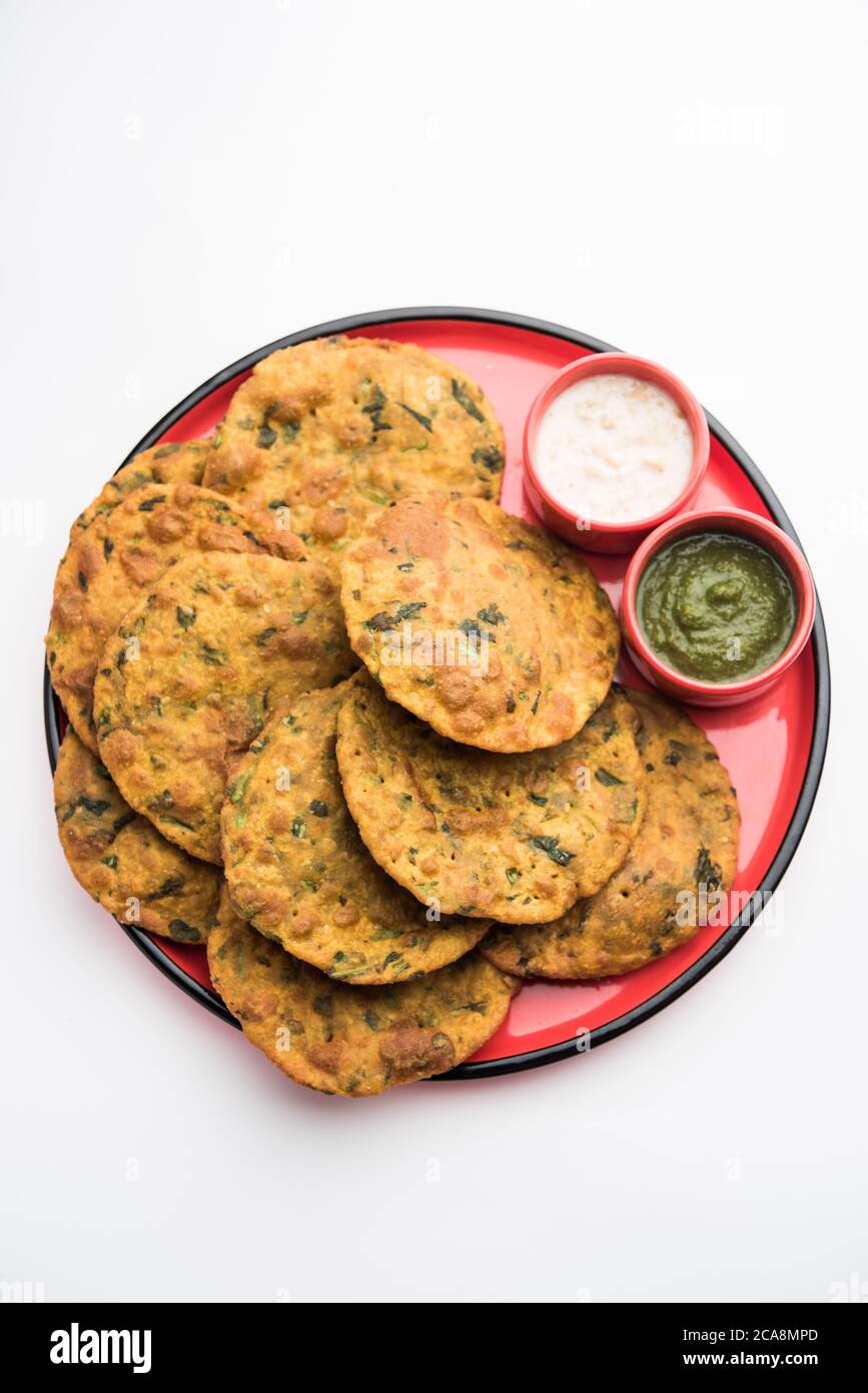 Palak Puri or spinach poori is a healthy and tasty Indian breakfast ...