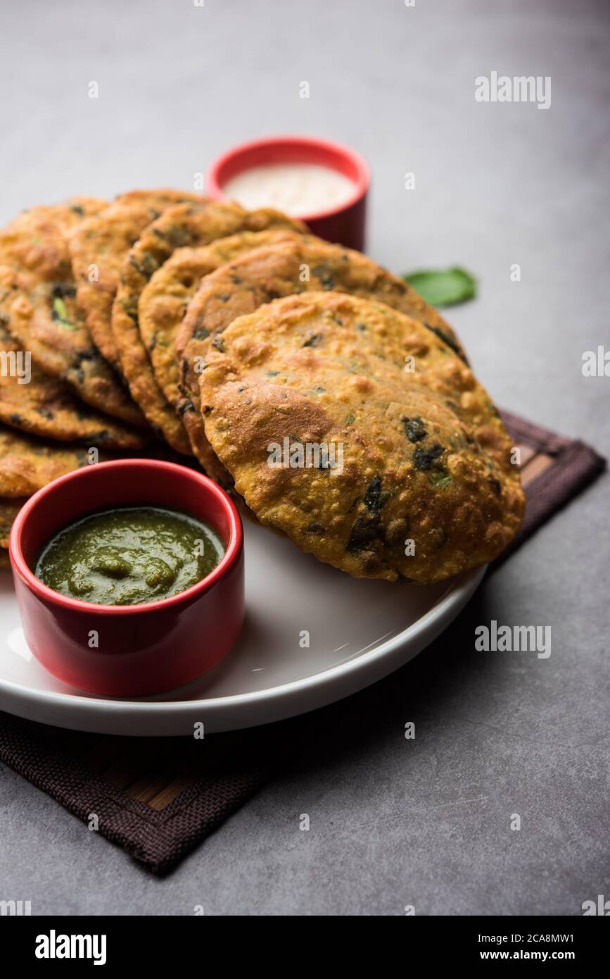 Palak Puri or spinach poori is a healthy and tasty Indian breakfast ...
