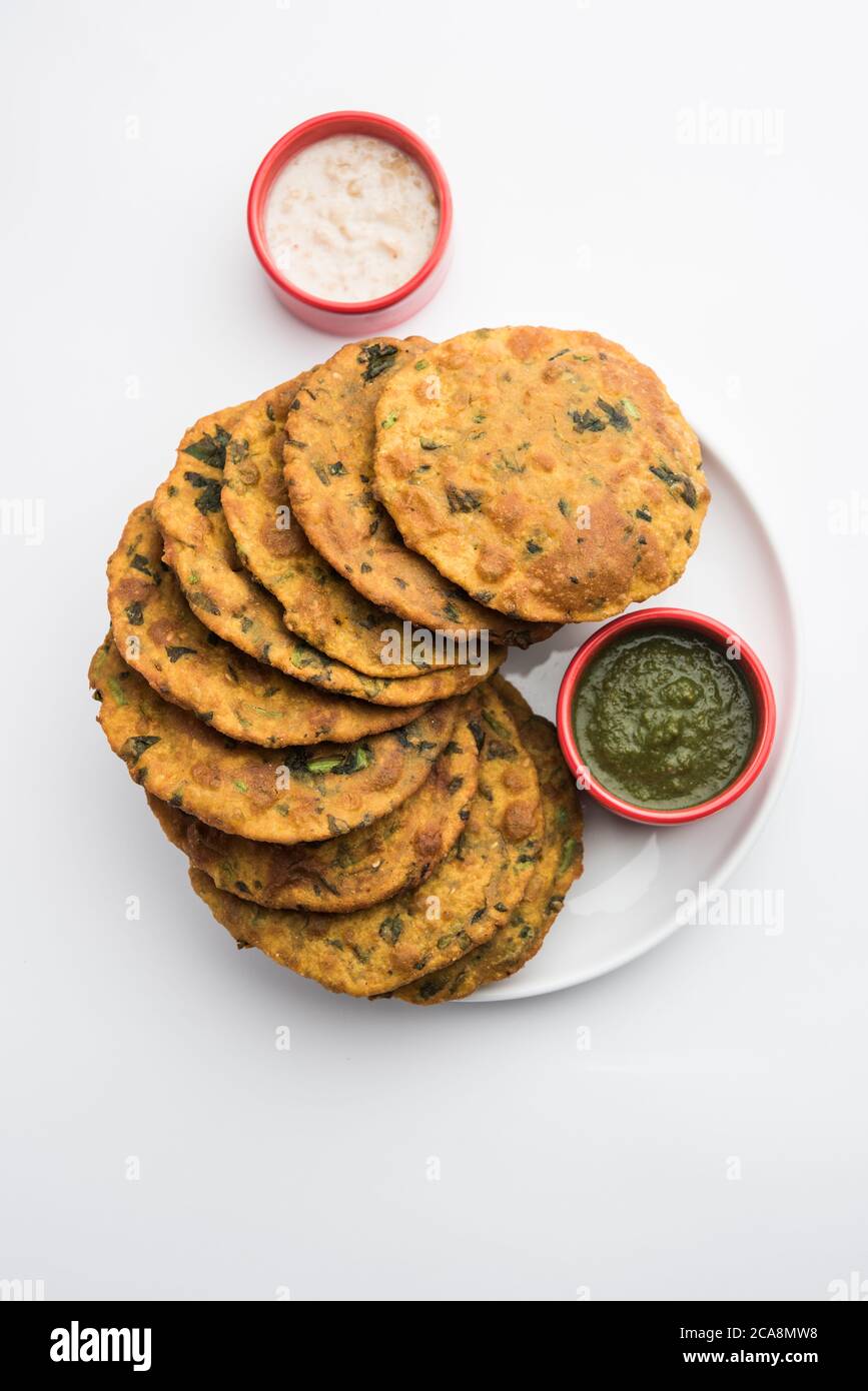 Palak Puri or spinach poori is a healthy and tasty Indian breakfast ...