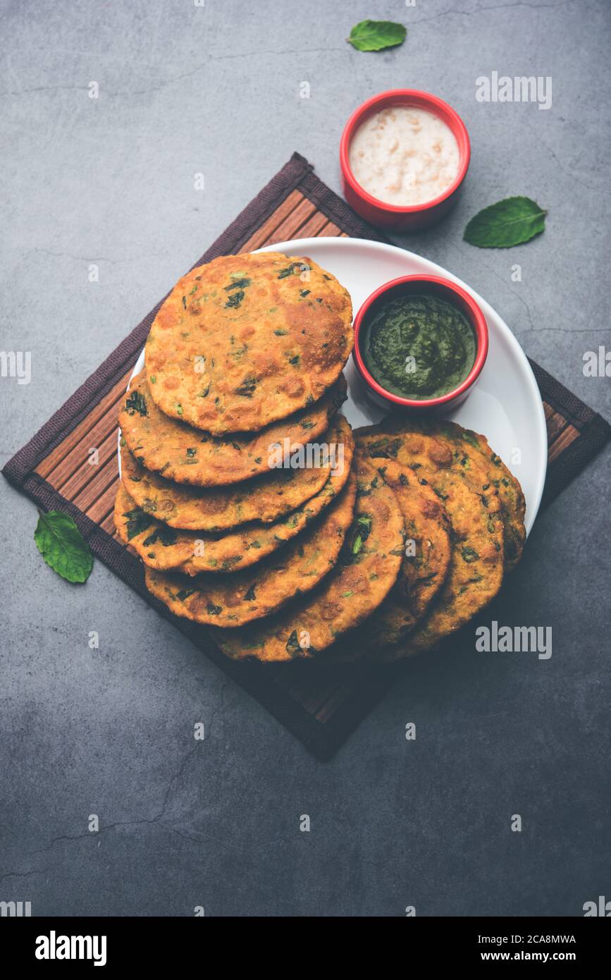 Palak Puri or spinach poori is a healthy and tasty Indian breakfast ...