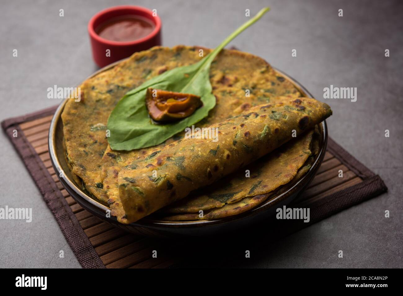 Palak Paratha is a delicious and healthy and tasty Indian flatbread ...
