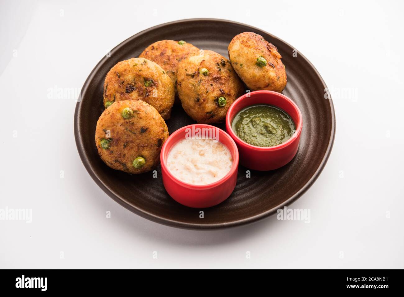 Dahi aloo tikki chaat hi-res stock photography and images - Alamy