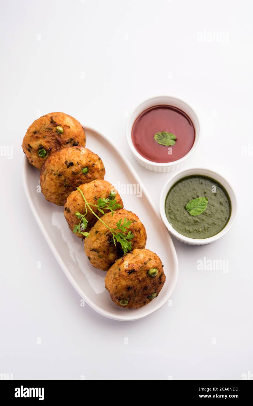 Dahi aloo tikki chaat hi-res stock photography and images - Alamy