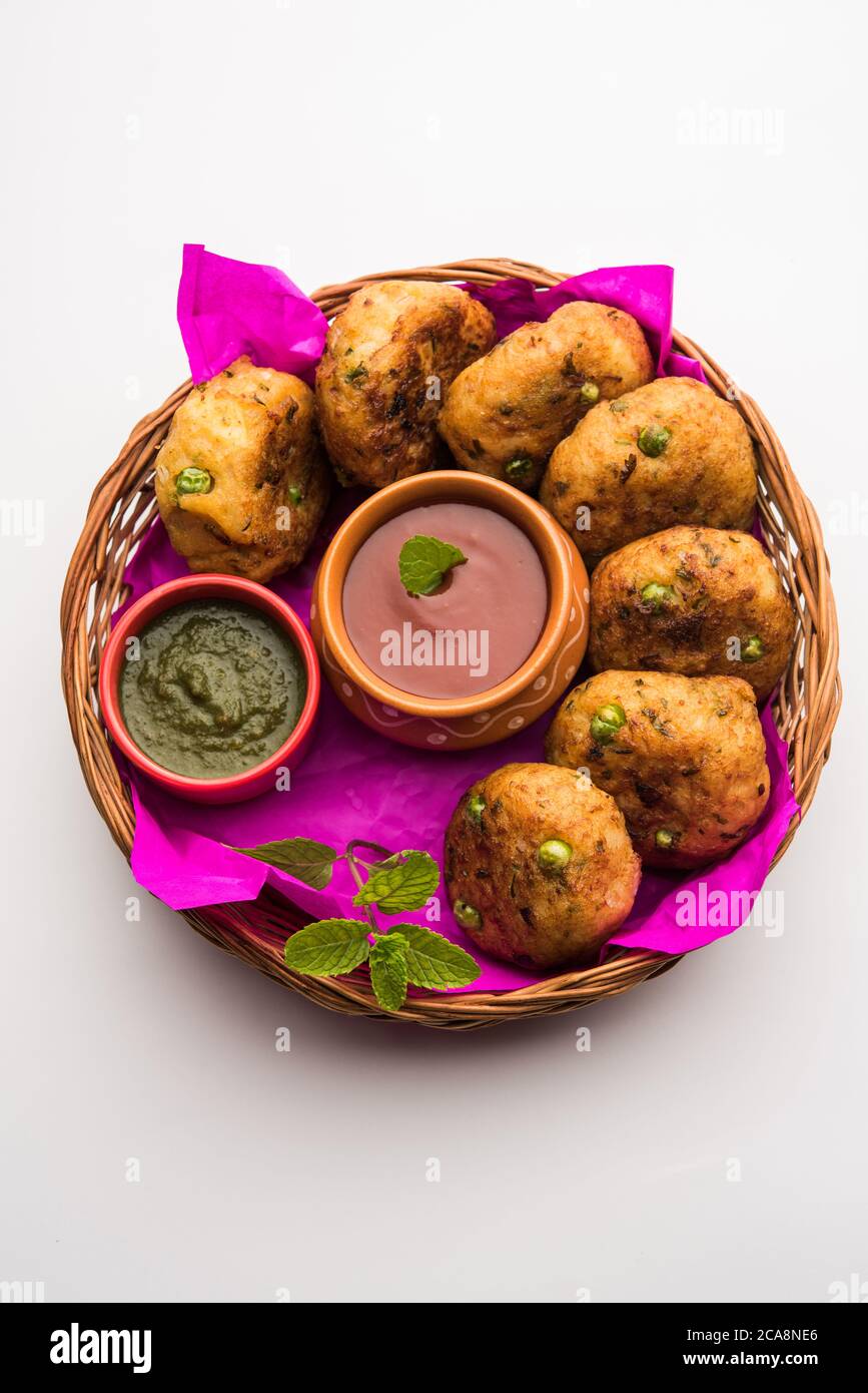 Aloo tikki chaat hi-res stock photography and images - Alamy