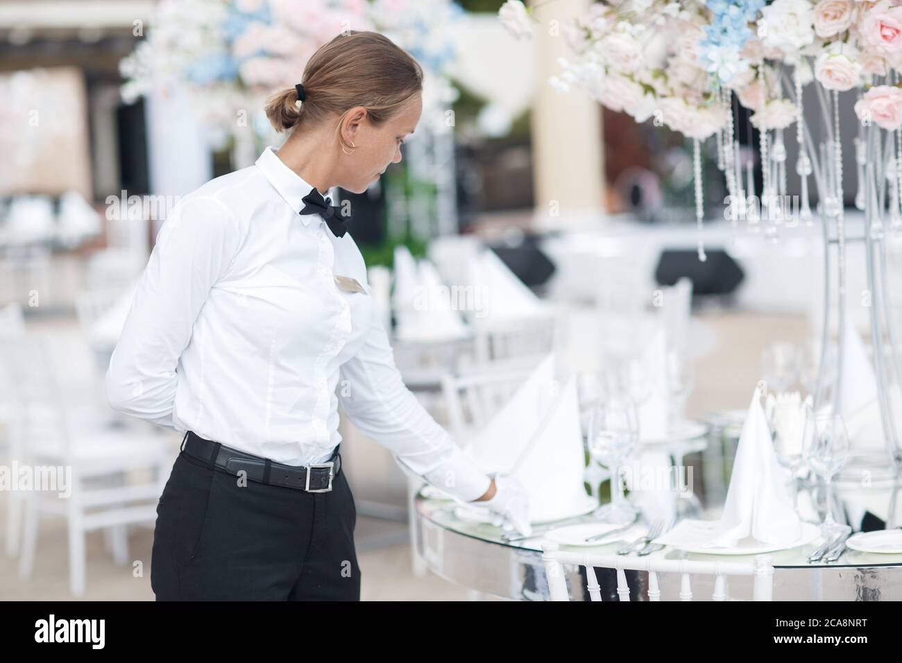 Woman serve food festive hi-res stock photography and images - Alamy