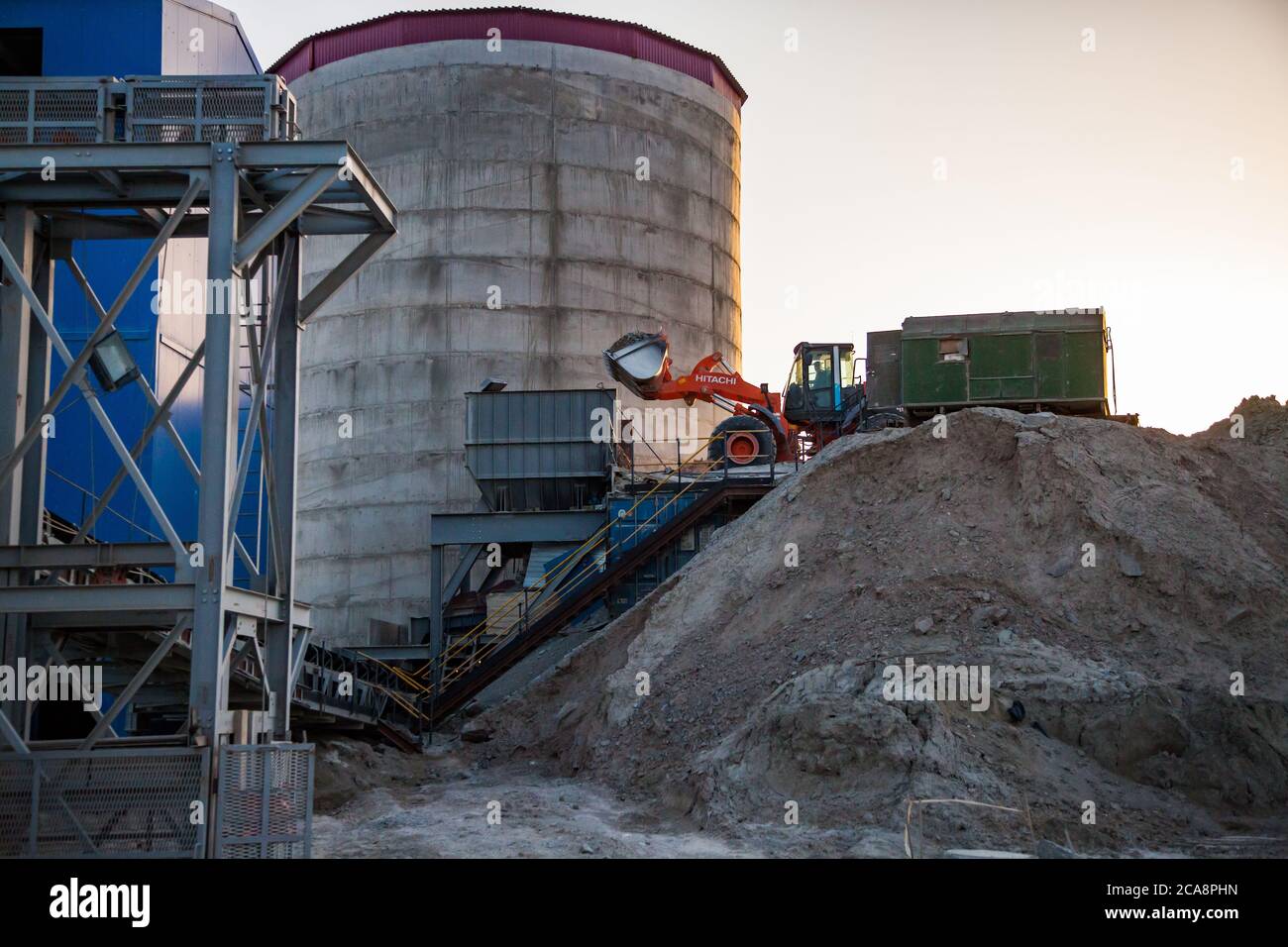 Cement plant truck loading hi-res stock photography and images - Alamy