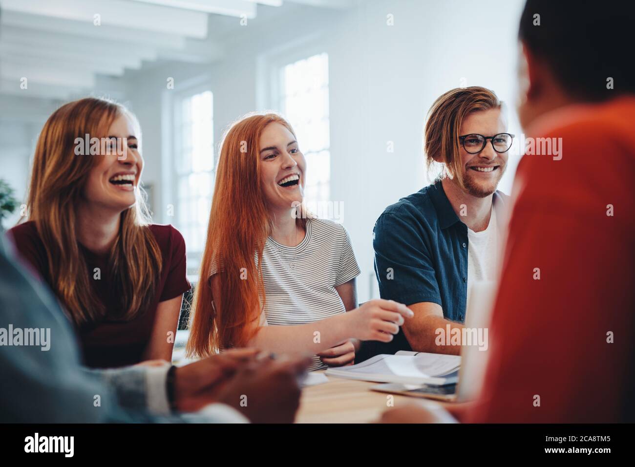 College students classroom table hi-res stock photography and images ...