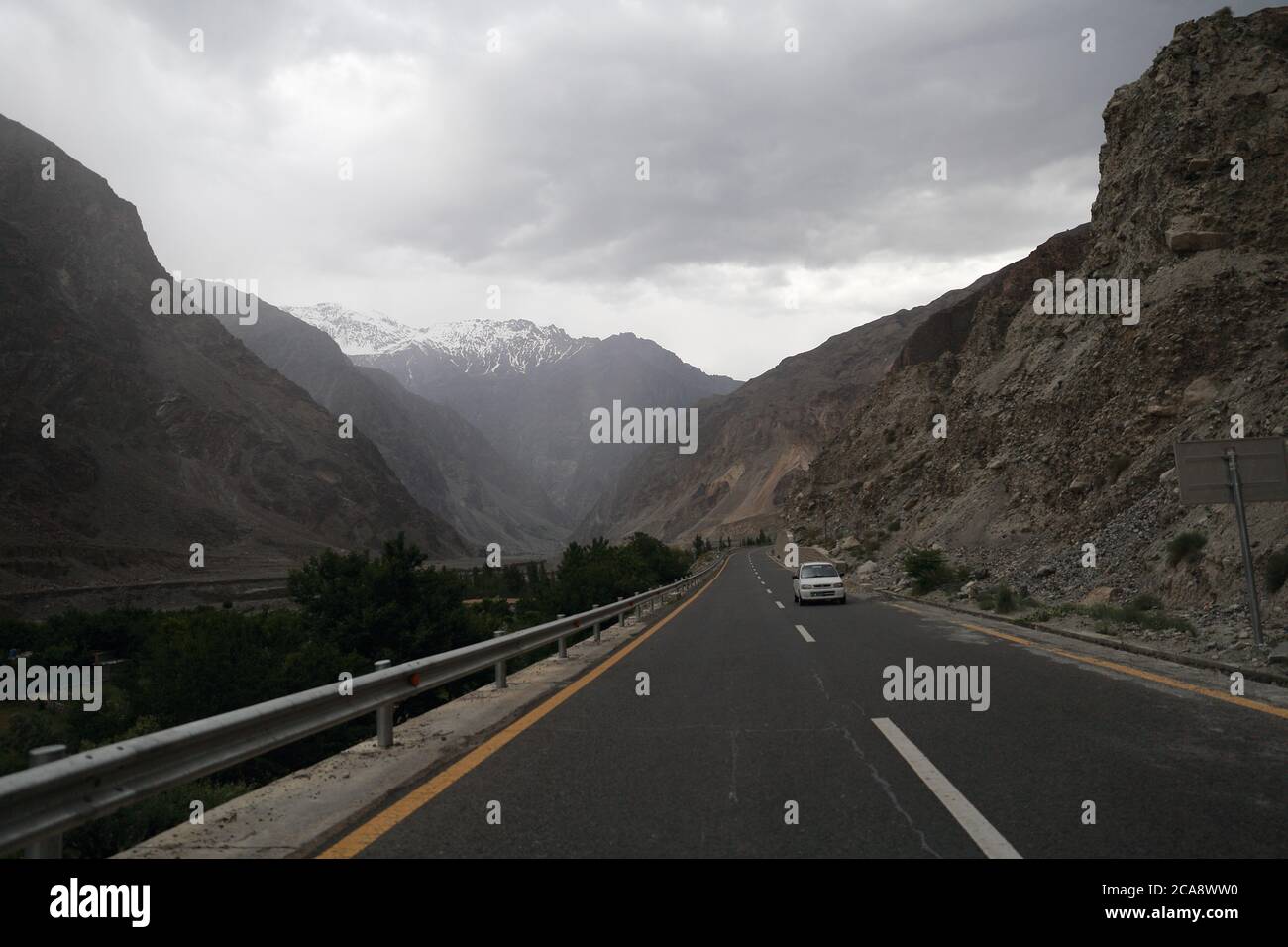 Hunza road hi-res stock photography and images - Alamy