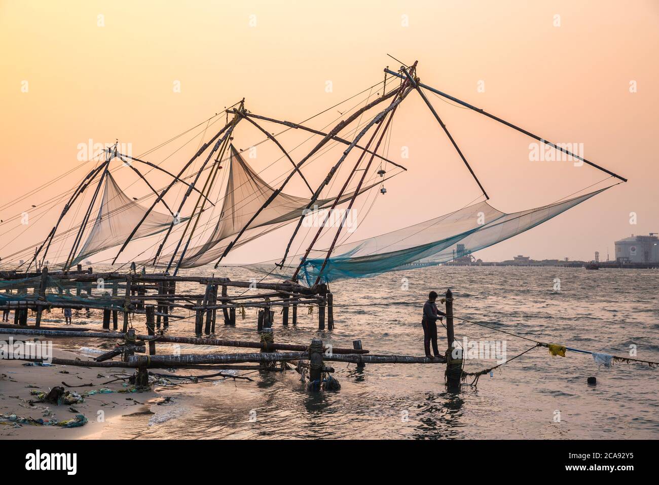 Chinese fishing nets, Fort Kochi, Cochin (Kochi), Kerala, India, Asia ...