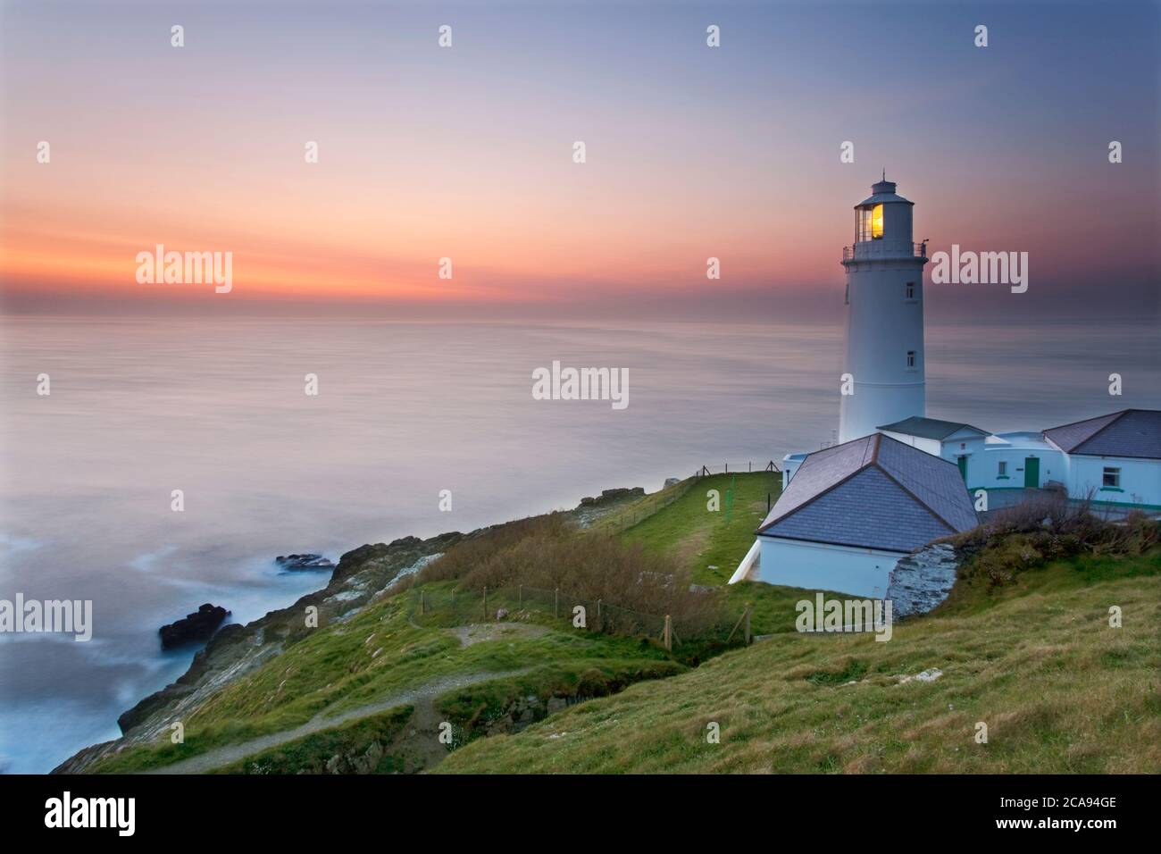 Trevose head lighthouse atlantic hi-res stock photography and images ...