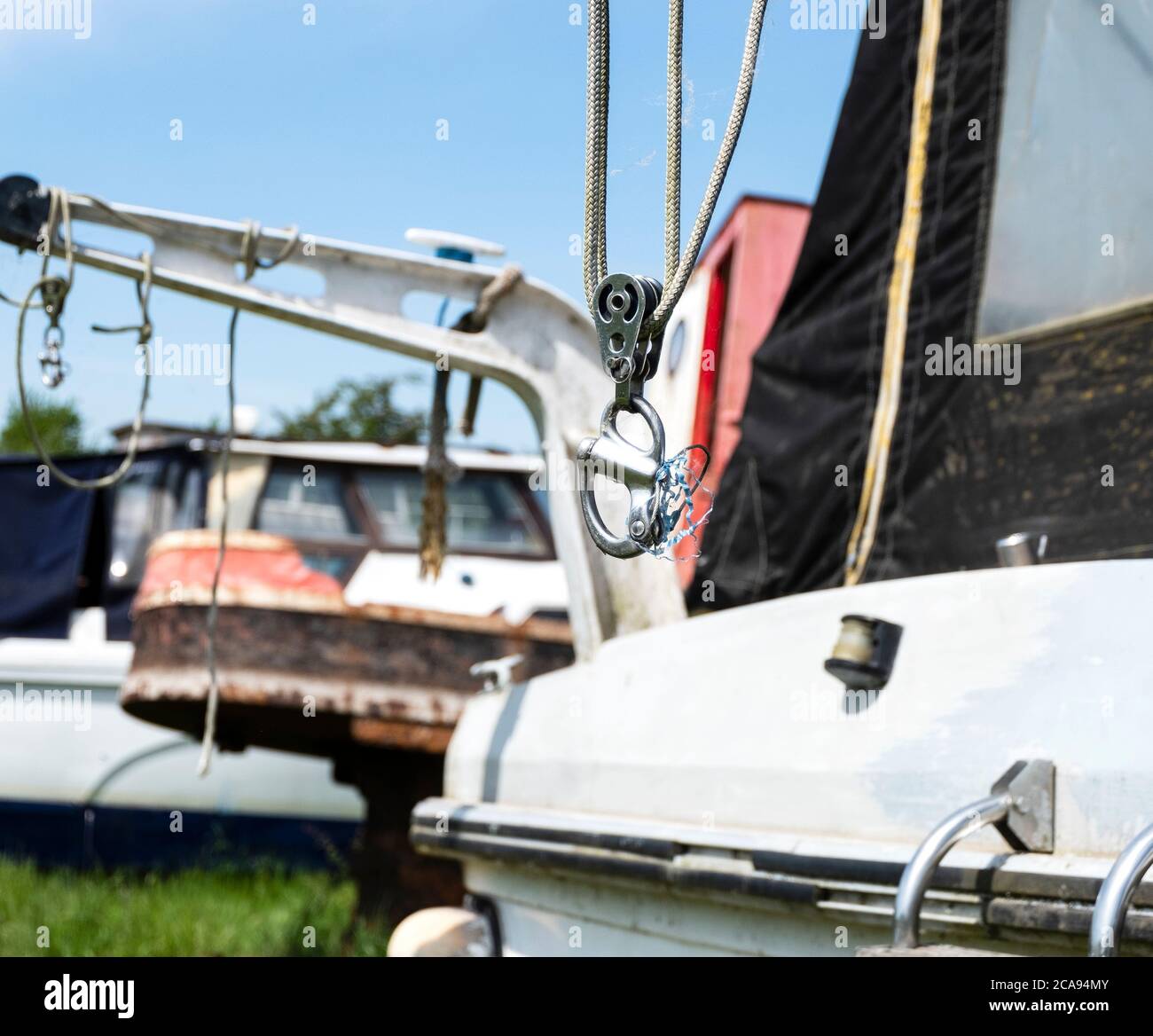 River hull boats derelict river hi-res stock photography and images - Alamy