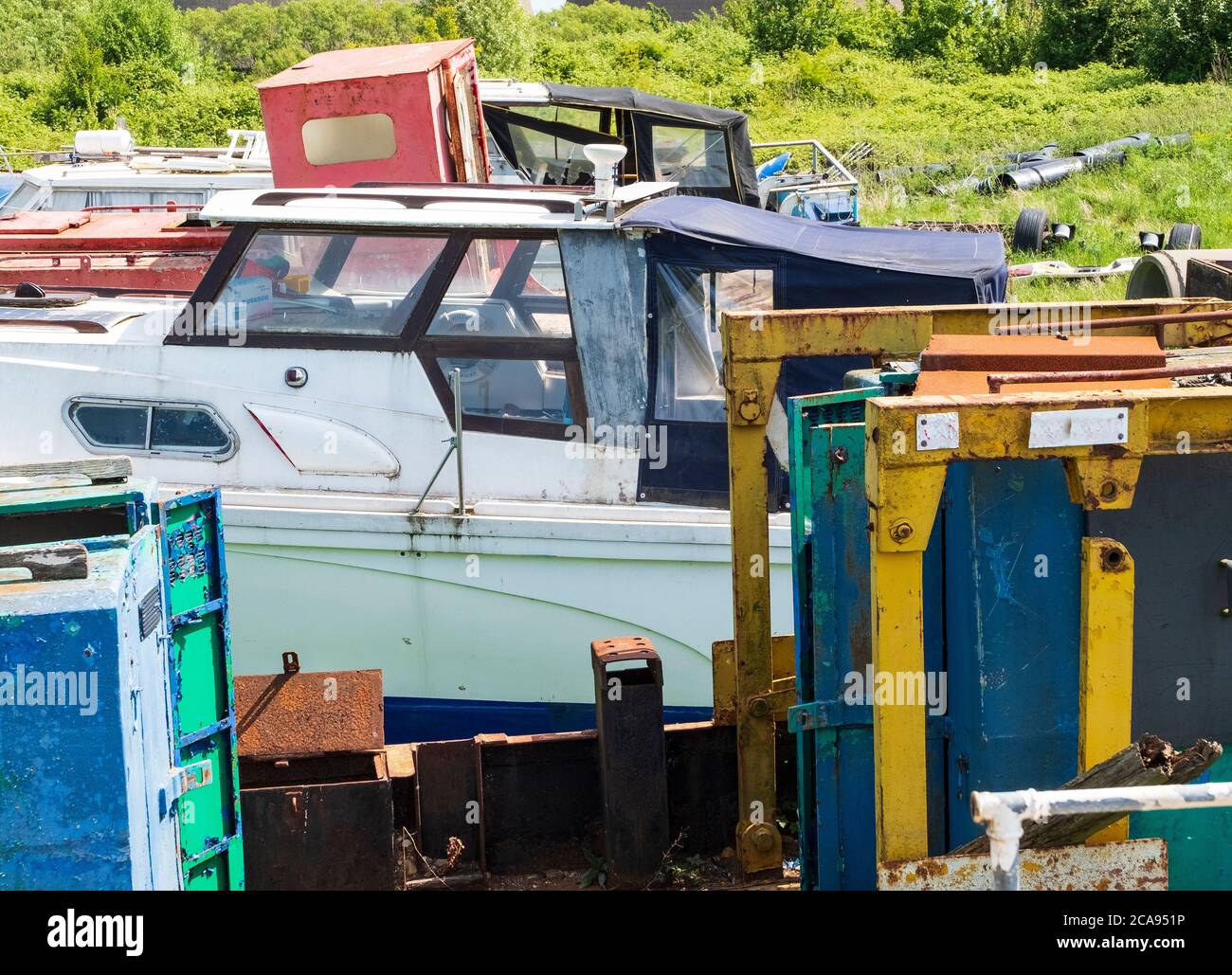 River hull boats derelict river hi-res stock photography and images - Alamy