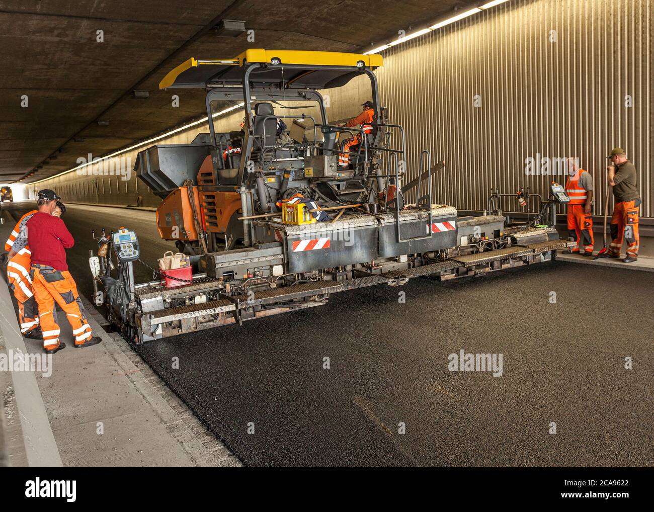 Road coating heat hi-res stock photography and images - Alamy