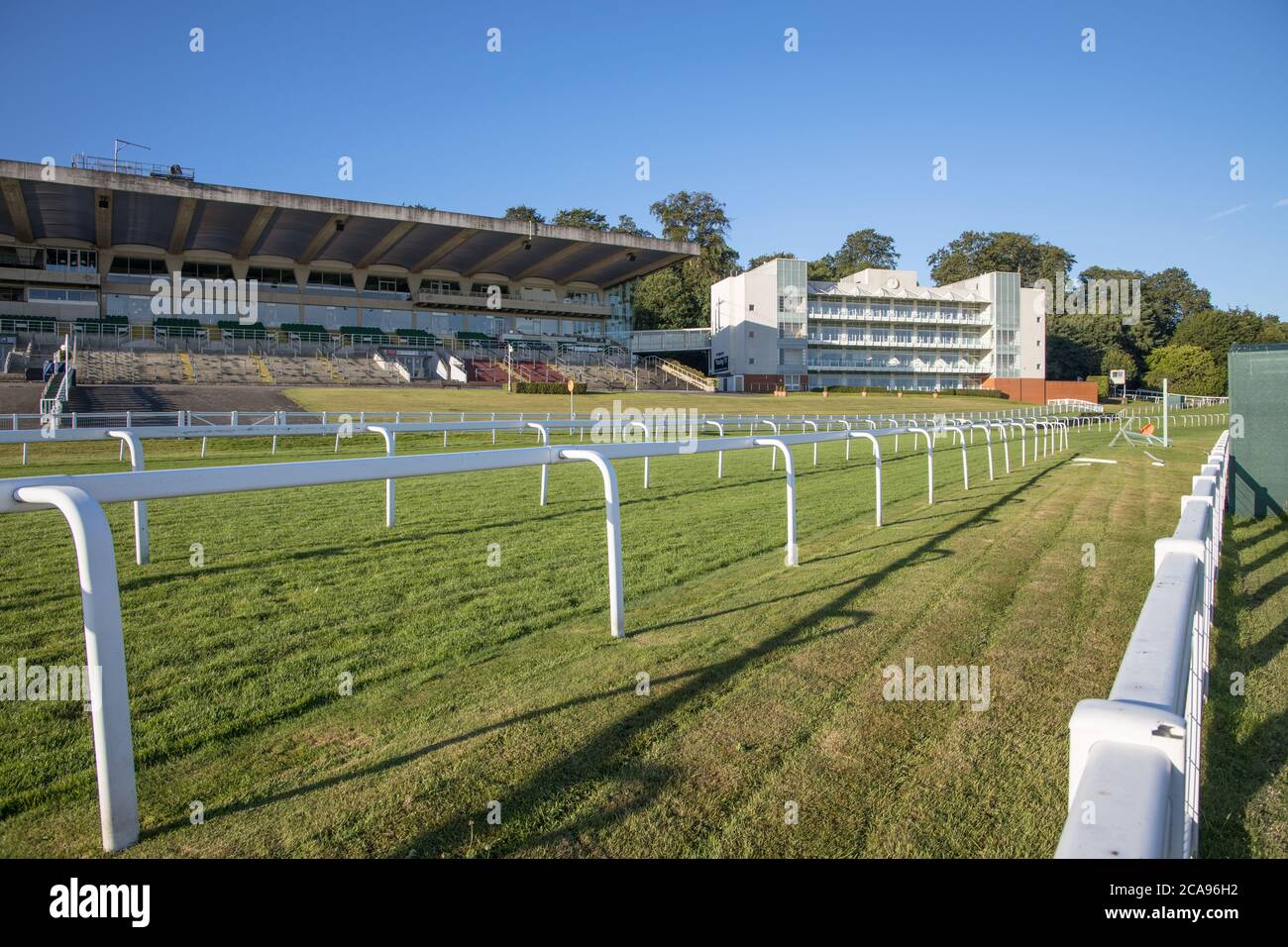 Sandown park hi-res stock photography and images - Alamy
