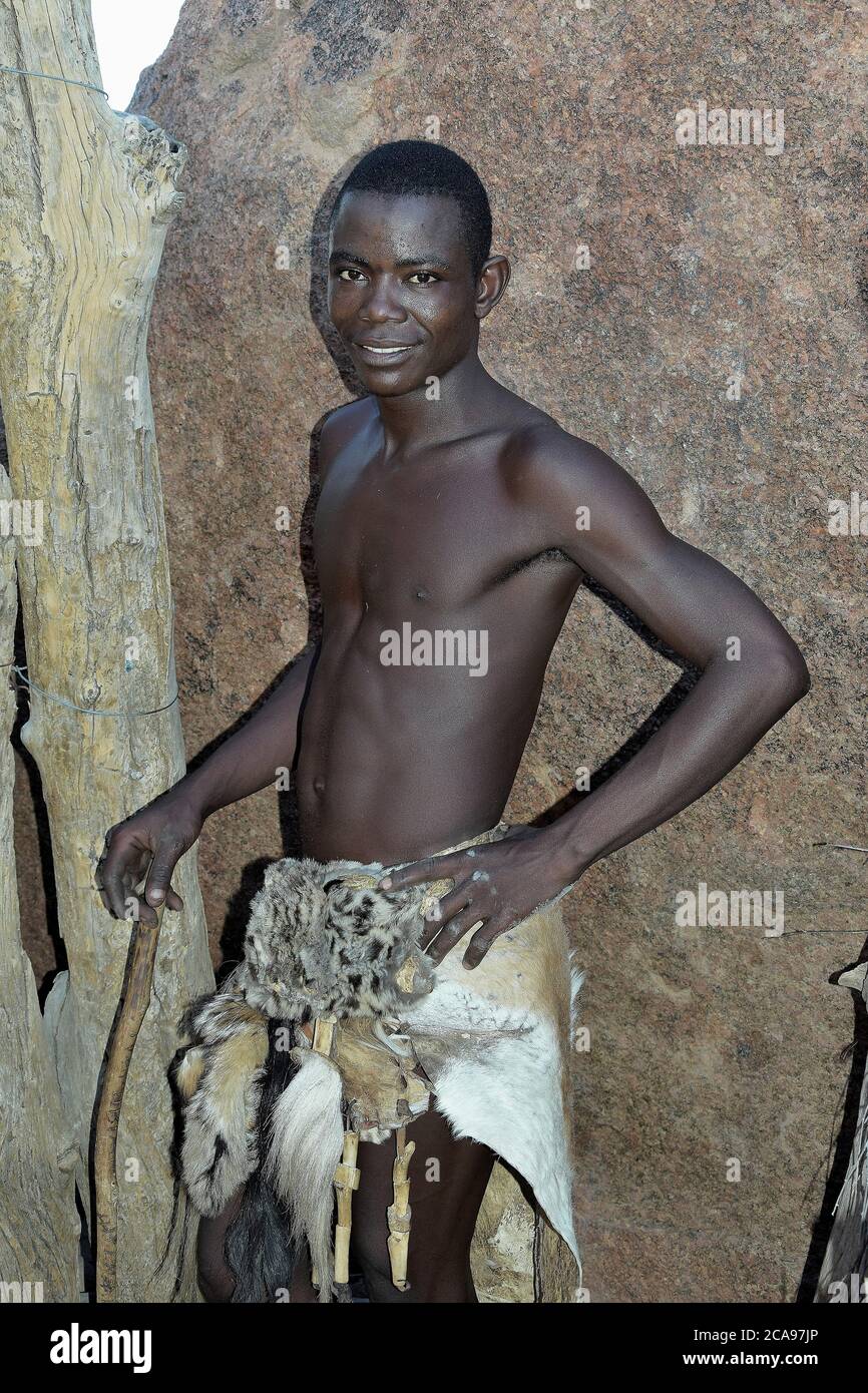 DAMARA TRIBE IN THE NAMIB DESERT IN NAMIBIA Stock Photo - Alamy