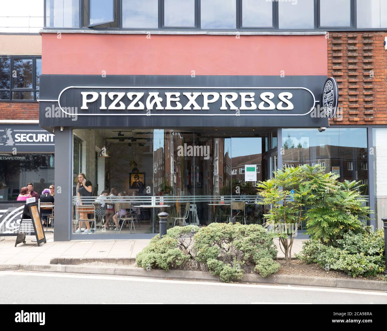 High street restaurants pizza express hi-res stock photography and ...