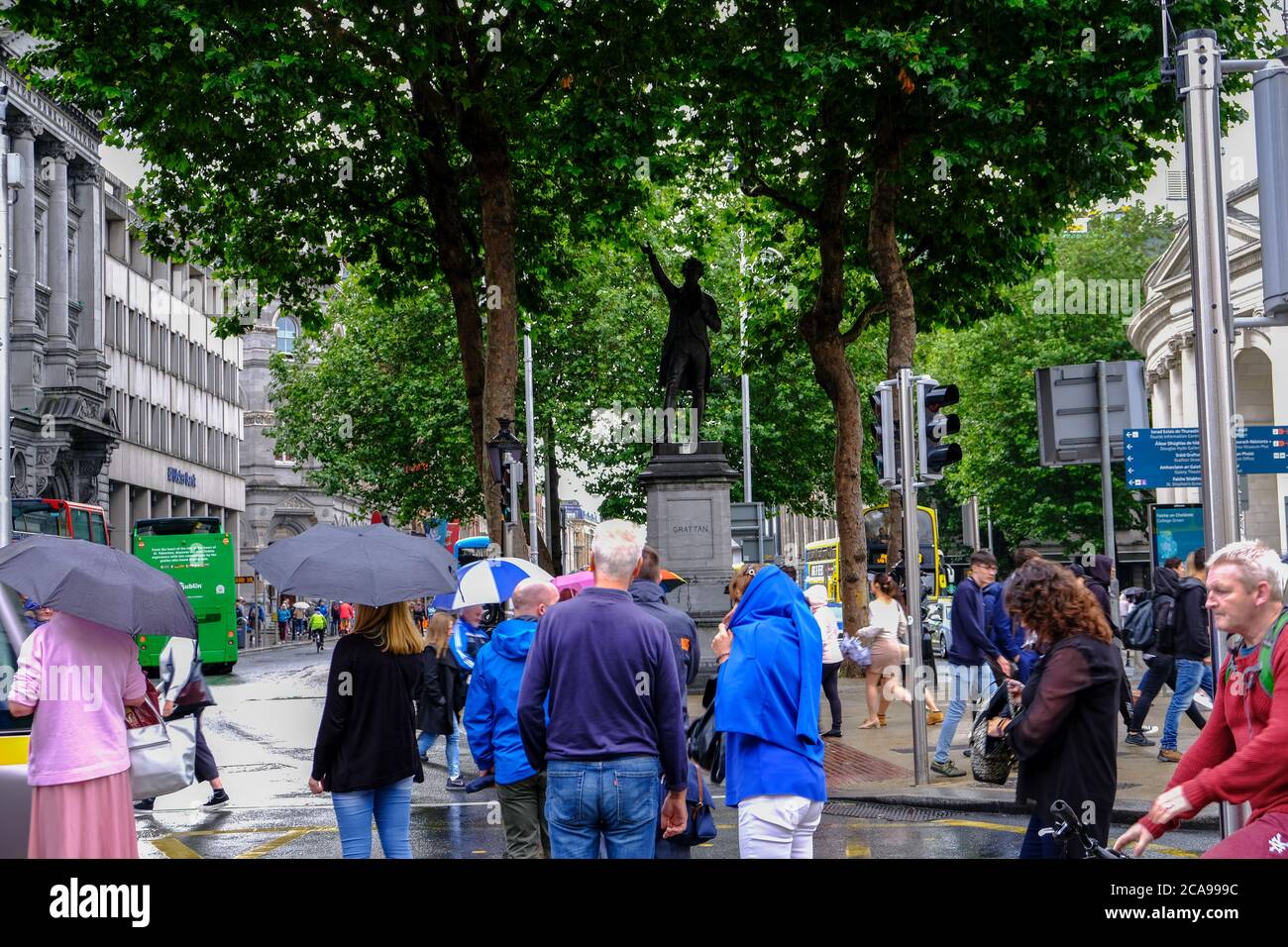 Famous dublin statue hi-res stock photography and images - Alamy