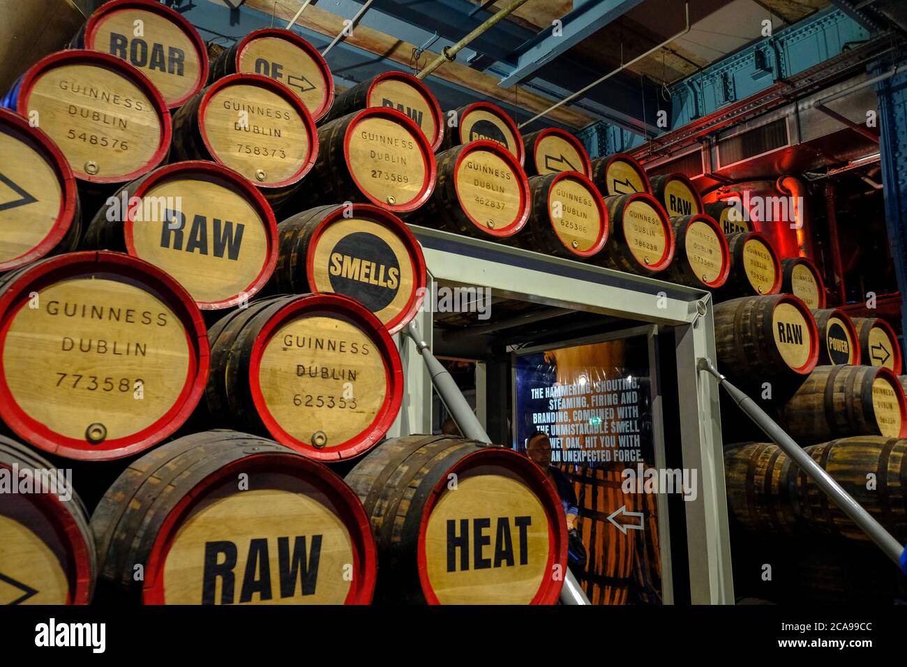 Dublin temple bar guinness hi-res stock photography and images - Alamy