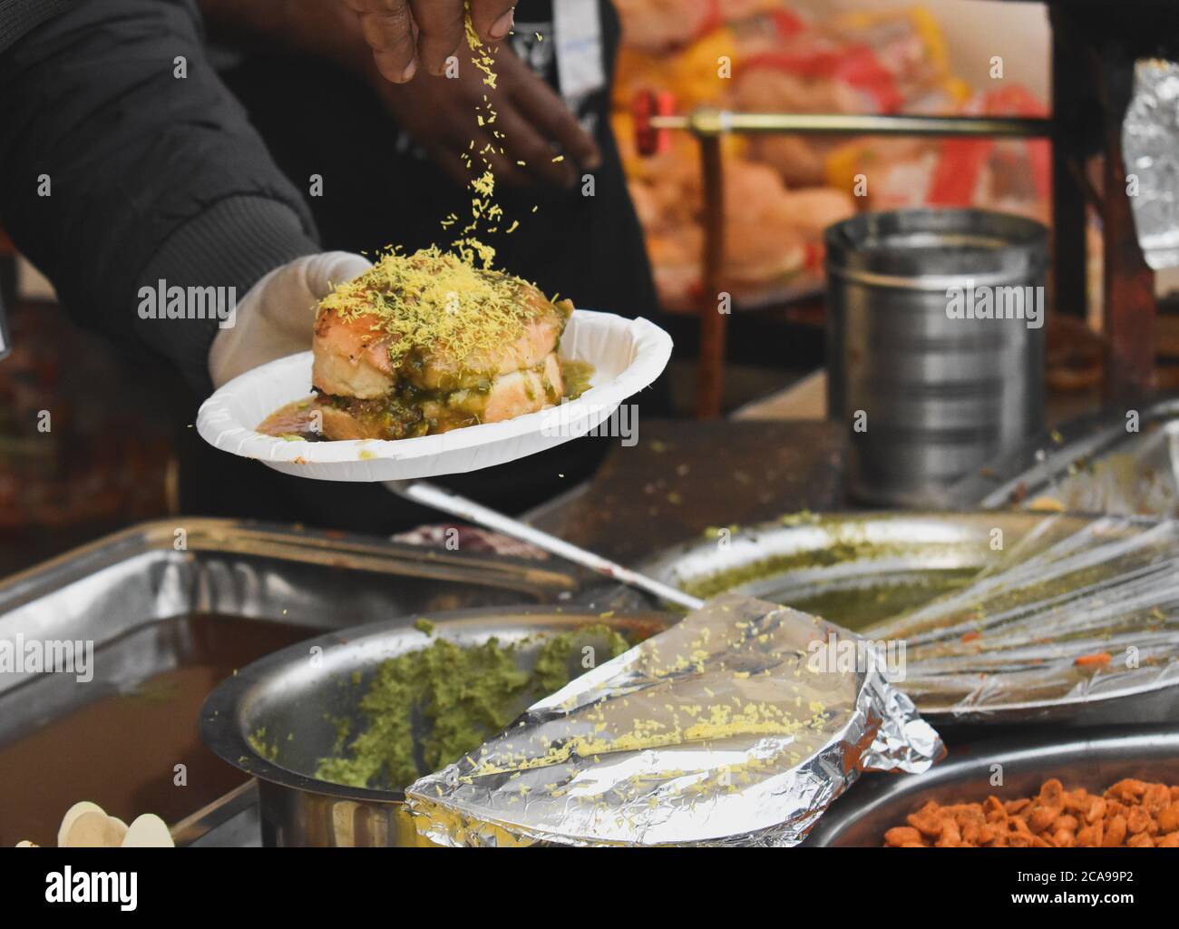 Chaat stall hi-res stock photography and images - Alamy