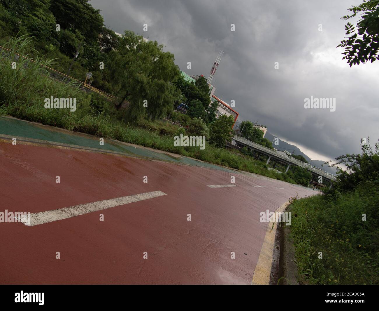 Dark rain clouds vertical hi-res stock photography and images - Alamy